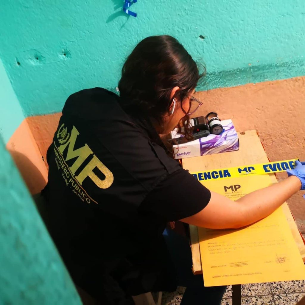 Desmantelan centro de falsificación de DPI y confiscan más de 200 ...