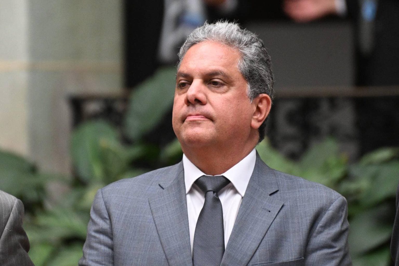 El Ministro de Salud, Oscar Cordon, renuncia al cargo por motivos de ...