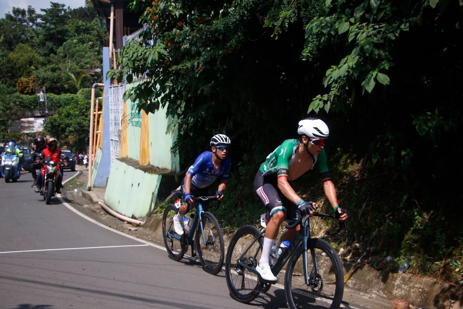 Alejandro Osorio del Orgullo Paisa de Colombia gana la V etapa de la 64 ...
